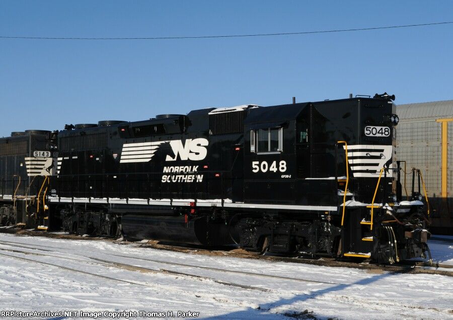 NS 5048 GP38-2